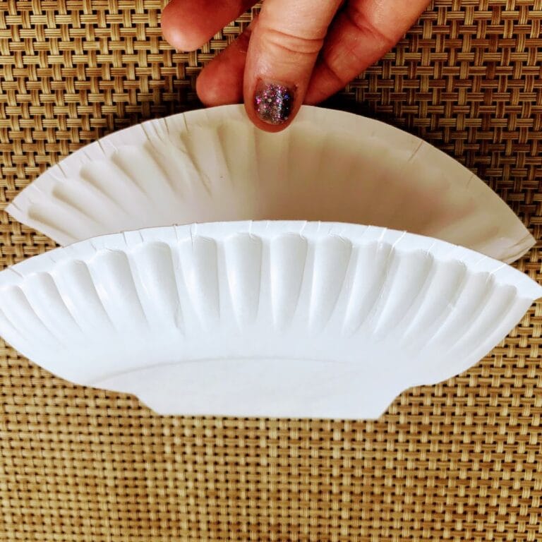 The Sweetest Paper Plate Seashell Craft - Platein28