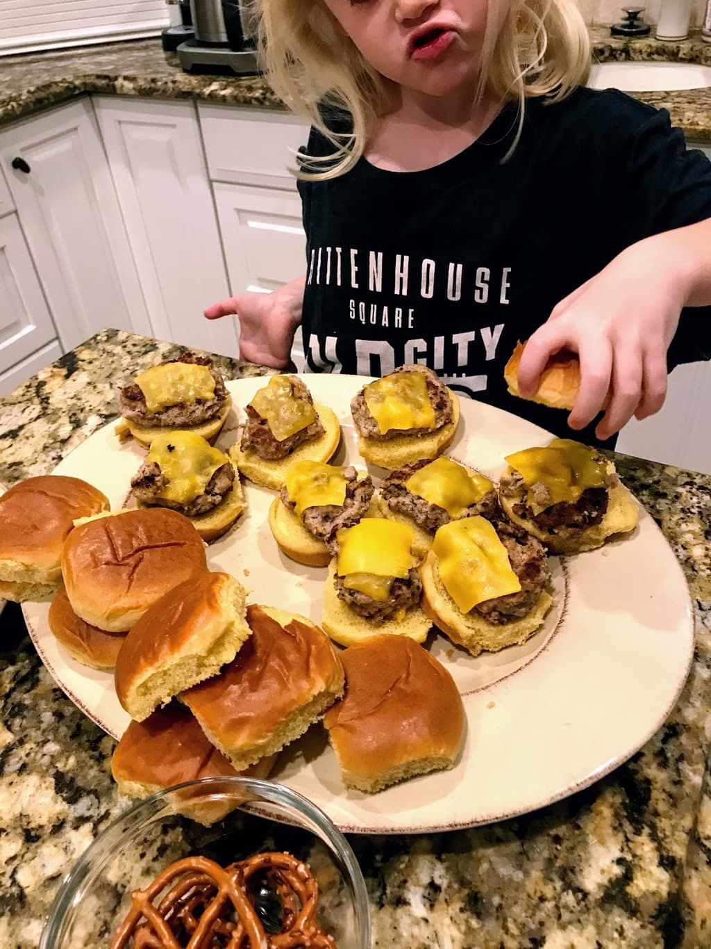 The Easiest Turkey Burger Sliders for Kids - Platein28