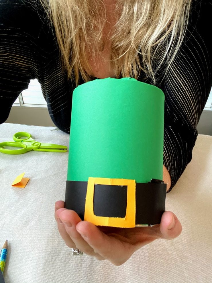 The Easiest Leprechaun Hat Craft (Using Tin Cans) - Platein28