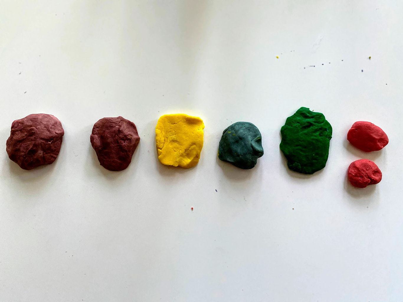 Fun Play Dough Activity: DIY Burgers and Fries - Platein28