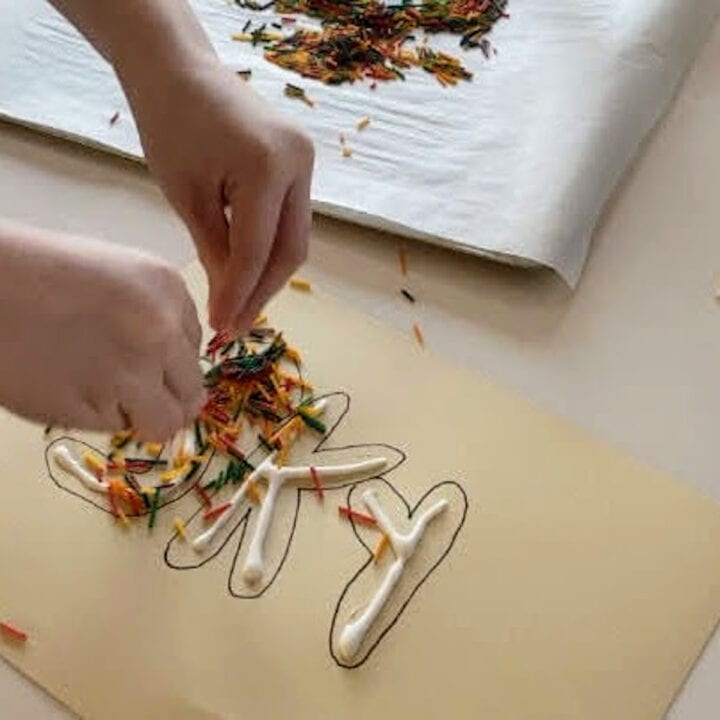 Rainbow Spaghetti Art for Kids (Easy Pasta Craft!) - Platein28