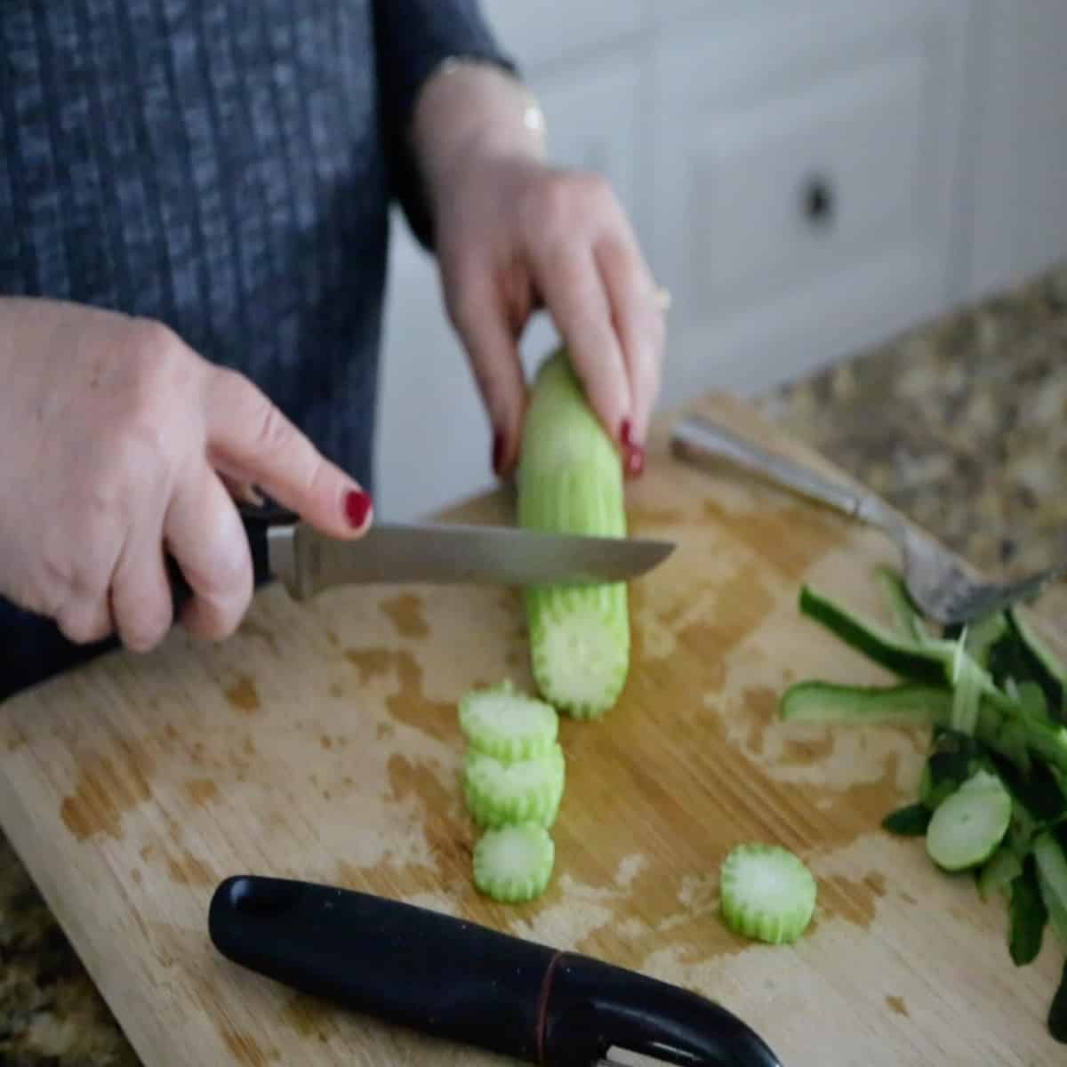 How to Cut A Cucumber for Kids - Platein28