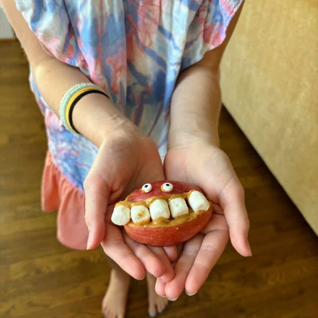 Apple Teeth Snack (3 Ingredients, Kids Love Making Them!) - Platein28