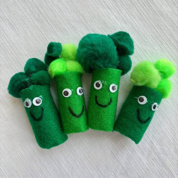 Easy Kids Craft with Wine Corks (Broccoli Craft) - Platein28